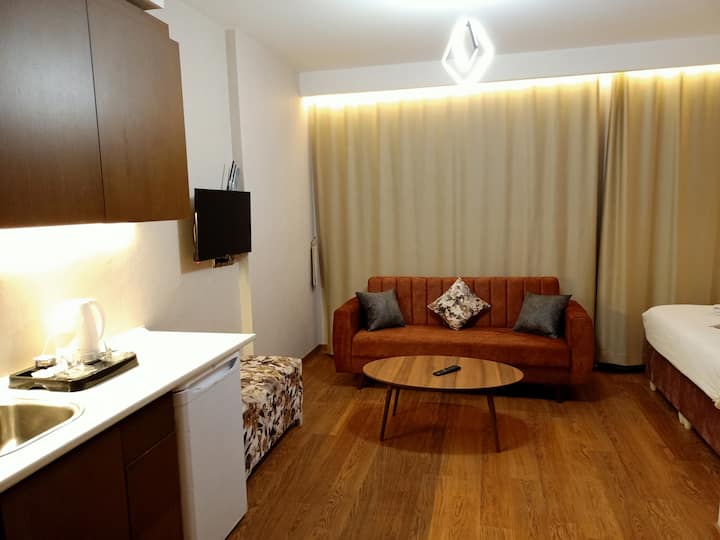 Kurtköy'de Kurumsal Firmadan Ev Konforunda Stüdyo - Sultanbeyli