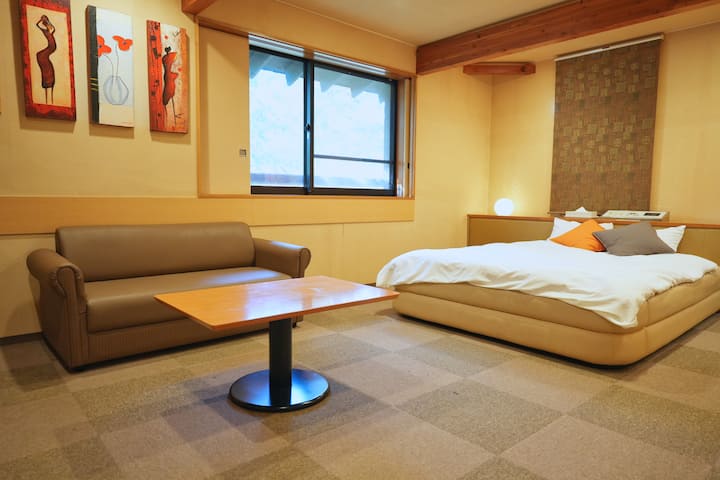 昭和を感じる小さな個室宿「Parco山荘」205号室 - Kawana