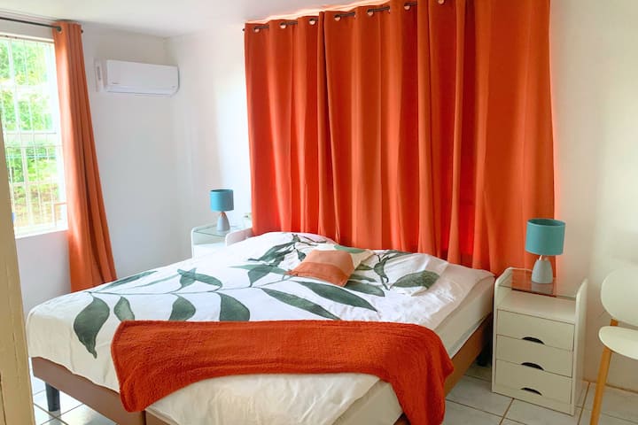 Spacious Island Home, 3 Bedrooms, Quiet & Central - Curazao