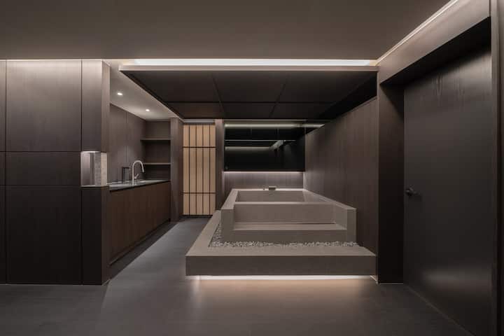 오픈특가_신사역1분,자쿠지,한옥에서 영감받은 고급 인테리어 스위트룸 - 首爾