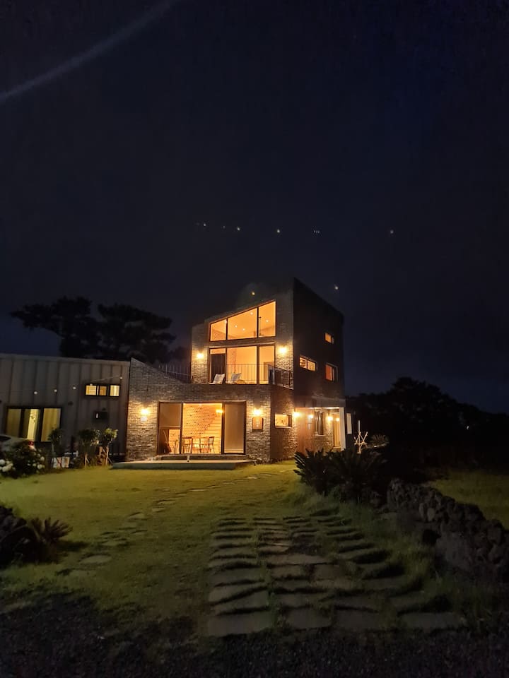 [스테이다온] 따뜻하고 편안한, 사장님만의 특별한 여행서비스가 있는 숙소 - Jeju-si