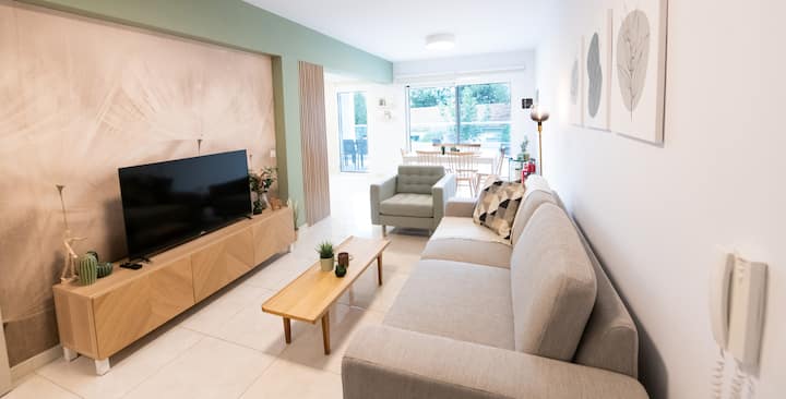 Stylish & Spacious - 101 Apartment - ラルナカ