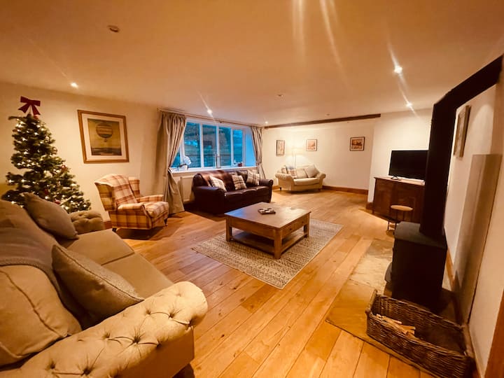 The Mill House, Spacious Barn Conversion - Helmsley