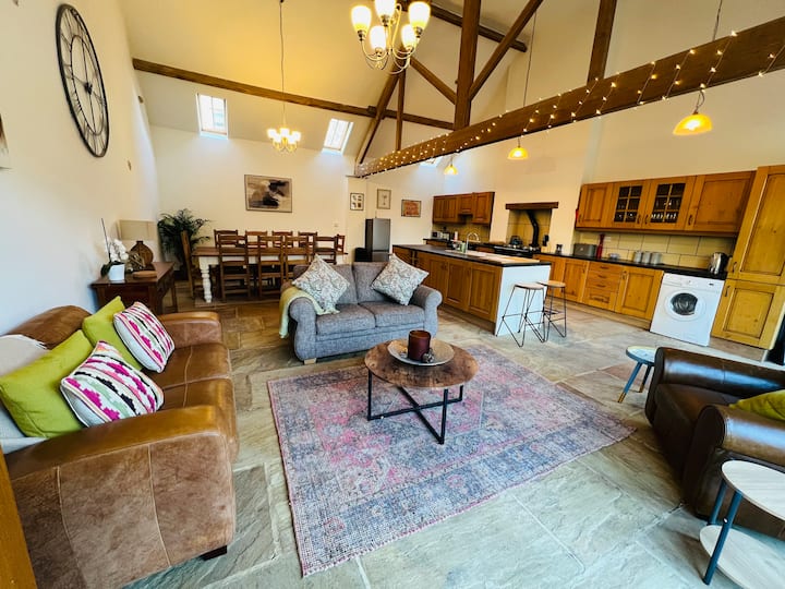 The Mill House, Spacious Barn Conversion - Helmsley
