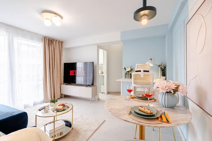 Calea Victoriei | 2x2m Bed | Workspace | Netflix - Bukarest