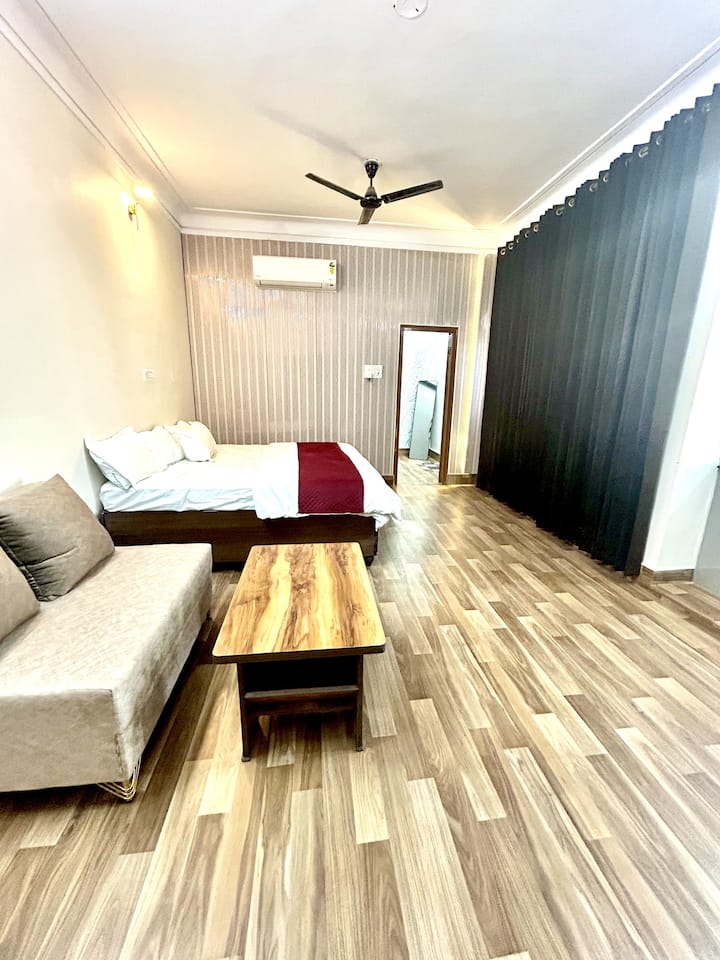 White House Bnb Fort View Suite With Bathtub - Gwalior
