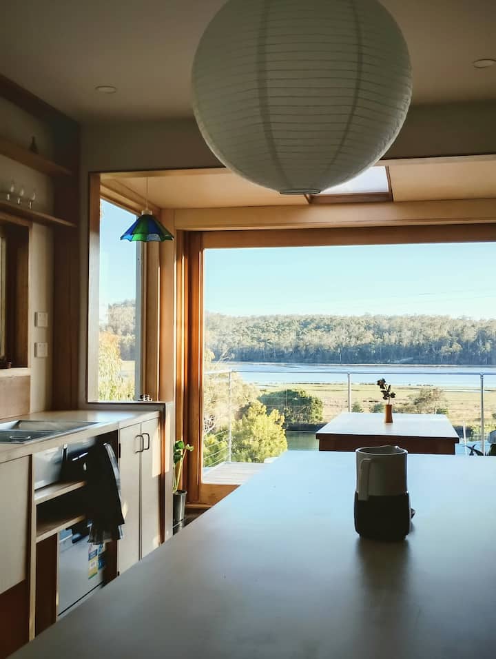 River Banksia- Calm Coastal Retreat & River Views - Australia