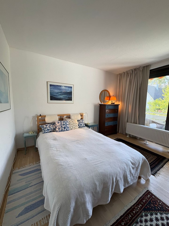 Large Double Bedroom With Private Bathroom - Hambourg