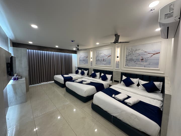 Hotel Crown - Dwarka