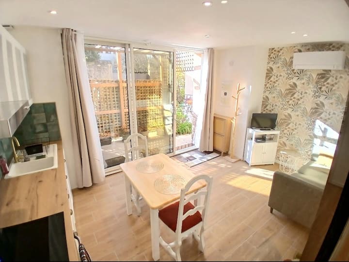 Neuf Et Lumineux - Climatisé - Proche Centre Ville - Prades, France