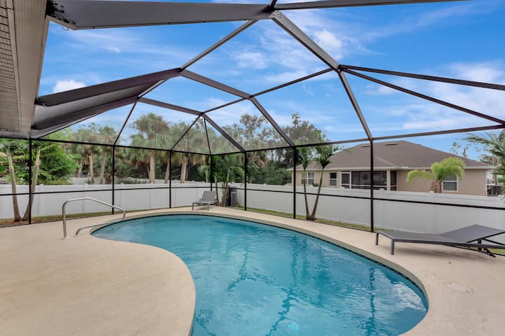 Sunshine Escape W/pool - North Port, FL