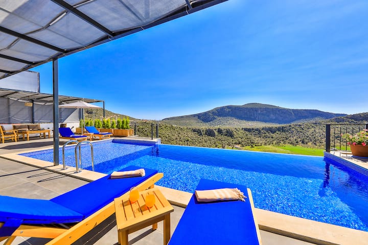 Kalkan Merkeze Yakın, Jakuzi Ve Saunalı Villa - Kalkan