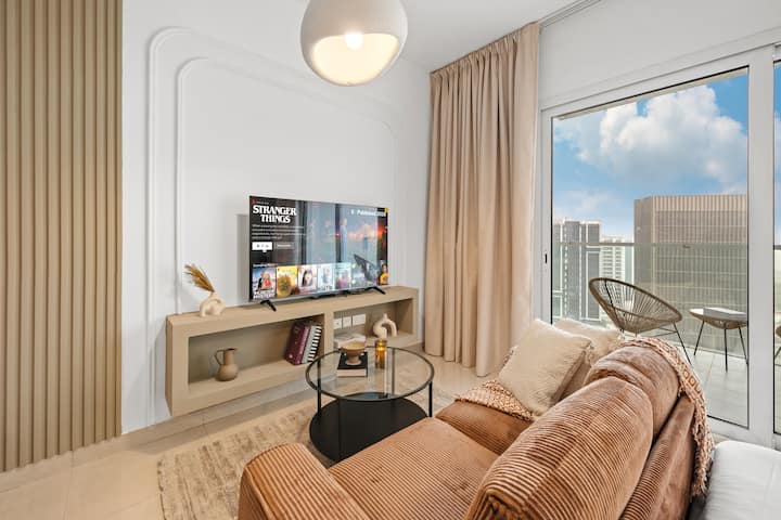 Modern Luxury Apartment In Ag Tower - Dubai