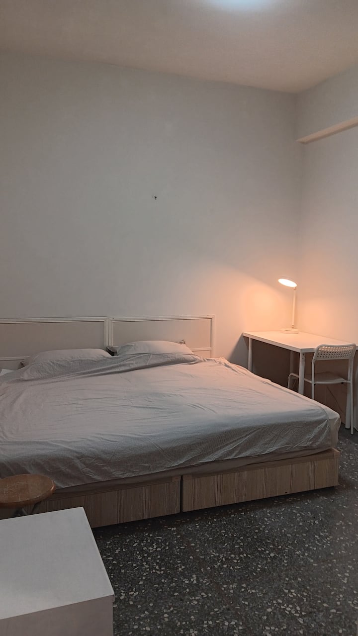 無双，開放式空間及獨立衛浴，功能整合的迷你公寓，紅線捷運淡水站旁 - Tamsui District