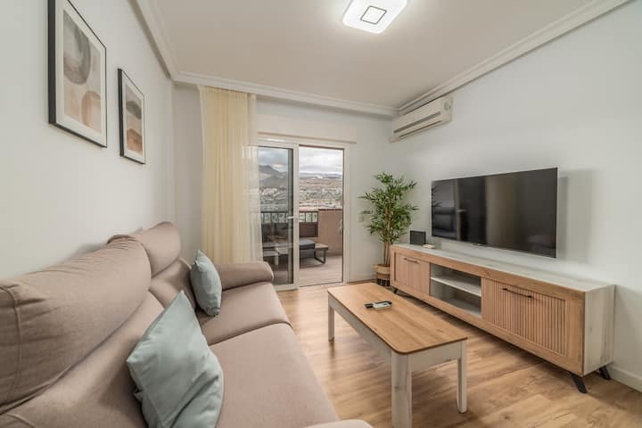 Los Cristianos Apartment | Pool, A/c, Renovated - Los Cristianos