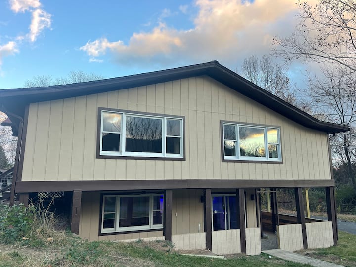 Mountain Road Retreat - Front Royal, VA