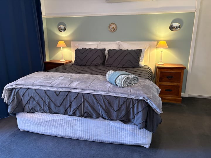 Orchard King Room - Toodyay