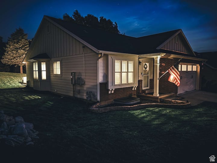 House To Yourself With Backyard Walking Trails! - Layton, UT