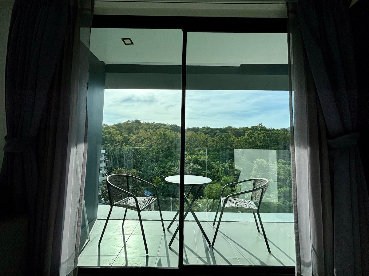 Eckwohnung im obersten Stockwerk mit 1 Schlafzimmer | Utopia Naiharn ...