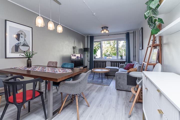 Two Bedroom Apt Close To Kadriorg Park And Center - Tallinn