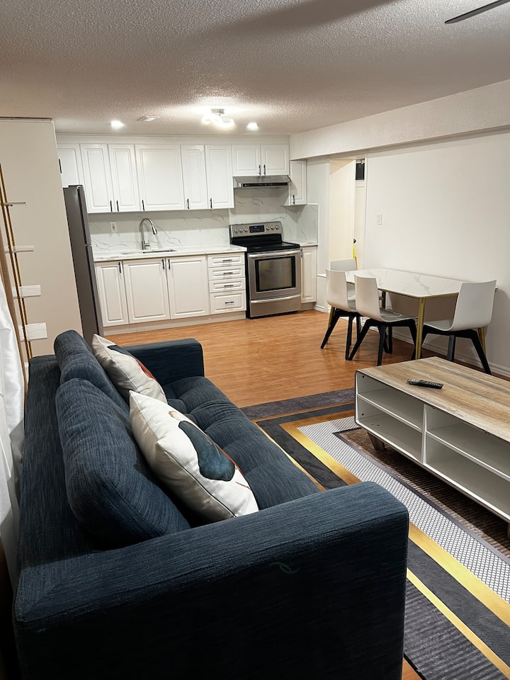 Your Go To Airbnb Home! - Toronto