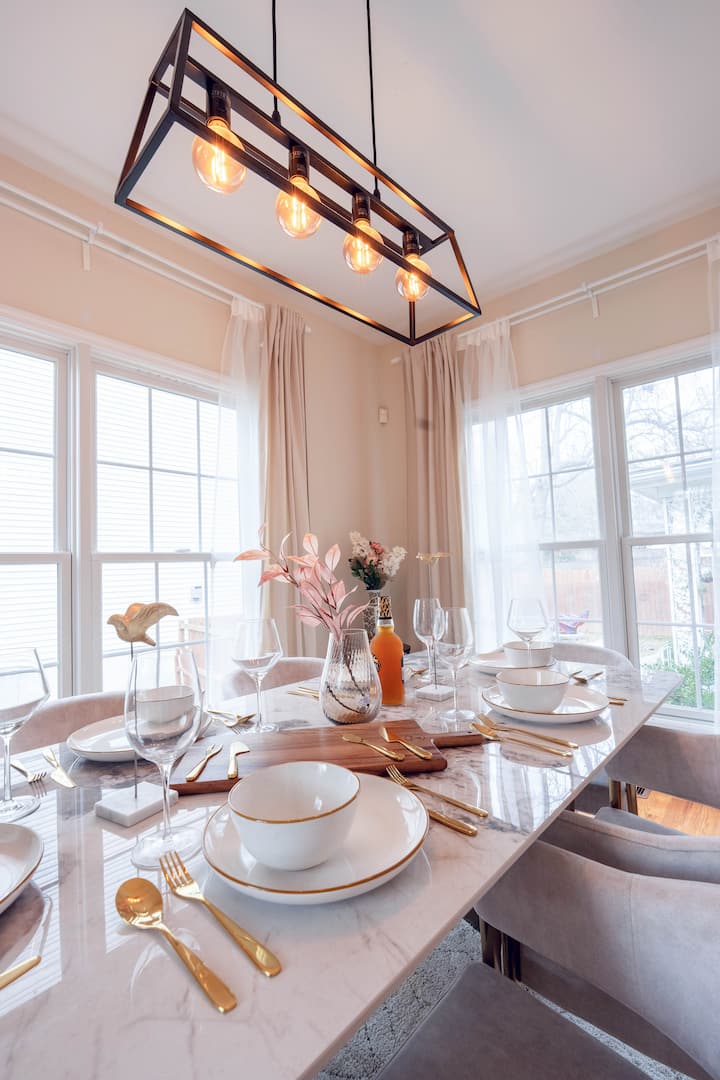 Cozy Family Gathering Open Fine Living/dining - Kirkwood, MO