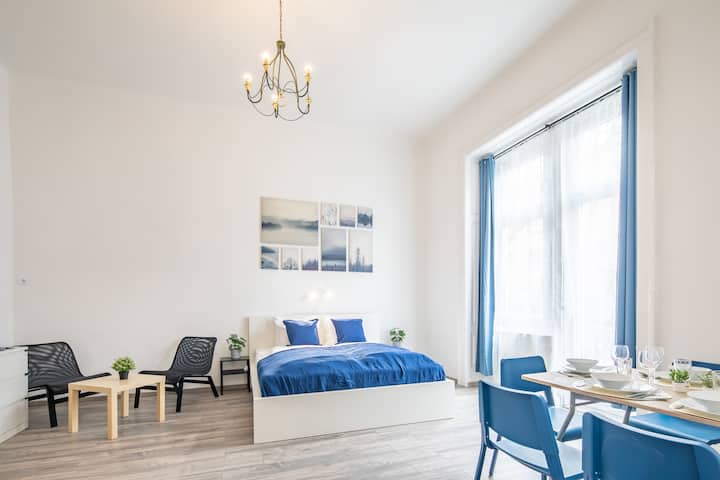Spacious City Retreat For 5 On Váci Street - Hungría