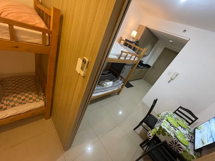 2 Bunk Beds/moa /High Floor Swimming Pool Balcony - Philippines