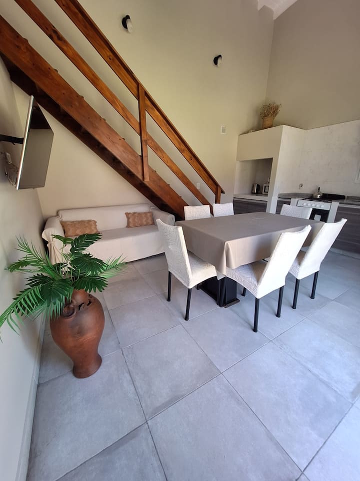 Casa De 3 Ambientes Con Parque A 2 Cuadras Del Mar - Pinamar