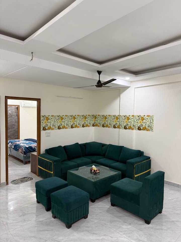 Happynest Stays - Zirakpur