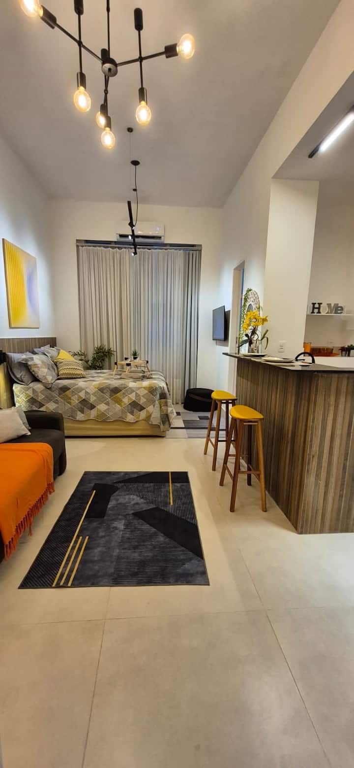 Espaçoso Studio Cinelândia/lapa. Split, Wifi, Tv. - Glória