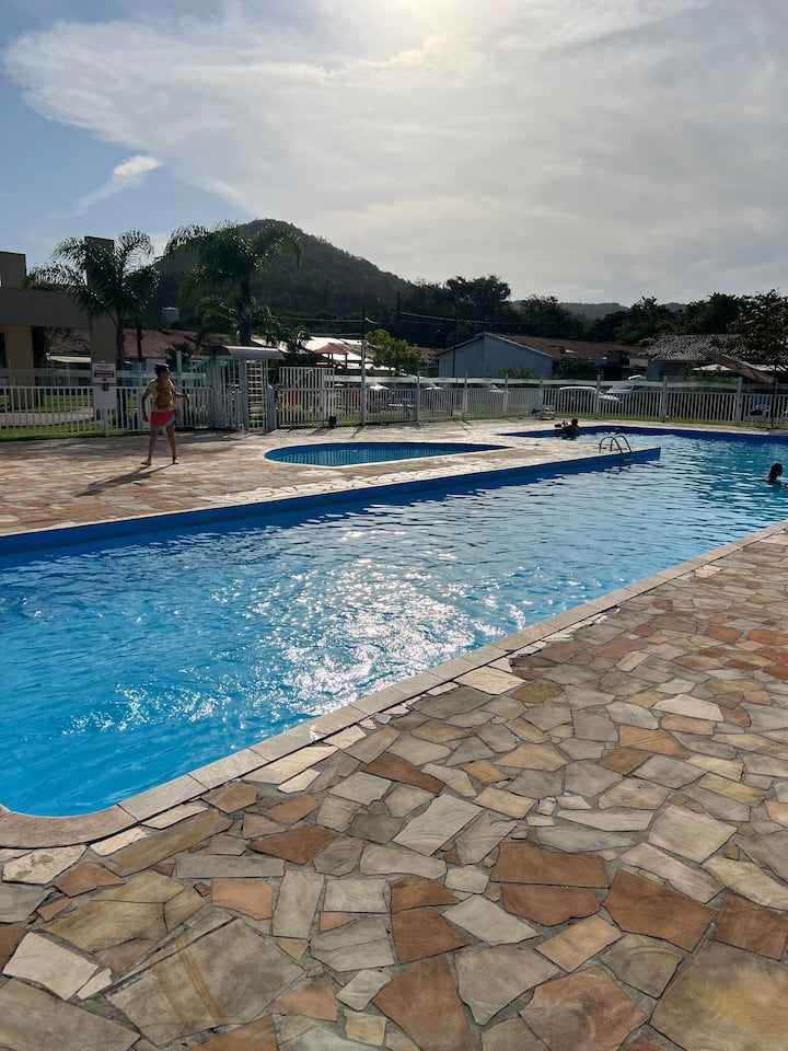 Casa Em Condomínio Fechado Próximo As Praias - Palhoça