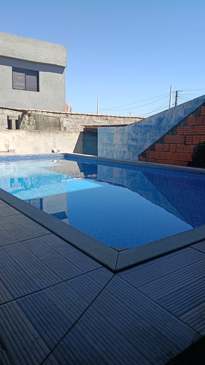 Estourados Alugando Casa Mongaguá Para 15 Pessoas - Poá