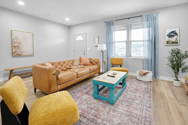 Luxe Downtown Townhome-sleeps 6 Brand New Build! - Indiana (State)