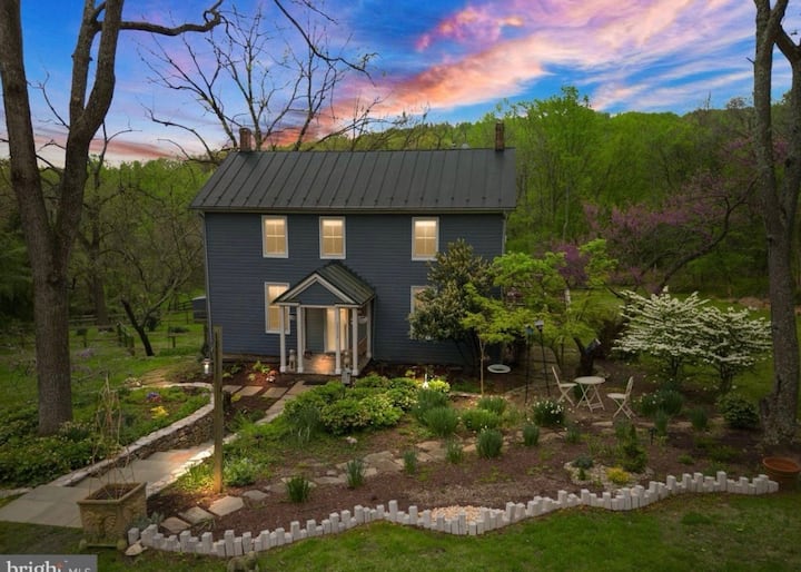 Hidden Hollow - Historic Home With Private Pond - Waterford, VA