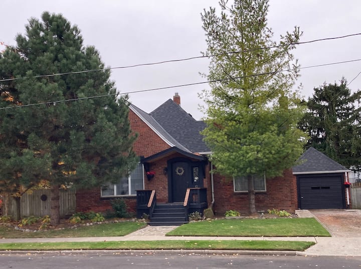 The Little Old House - Chatham-Kent