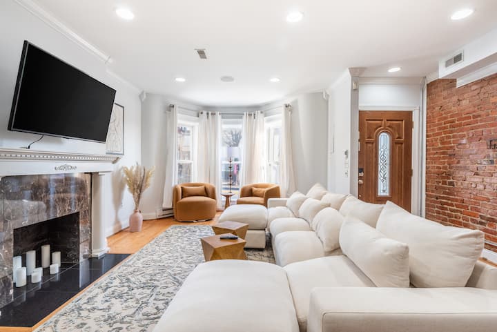 The District Residence, Modern W/ Free Parking - Washington, D.C.