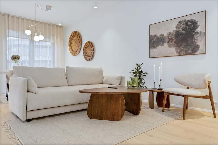 Spacious 6 Br-6bth City Center. Free Parking - Reykjavik