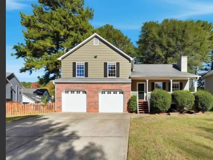 Angels Amazing Stay In Kennesaw
4 Bedrooms 2 Bath - Kennesaw, GA