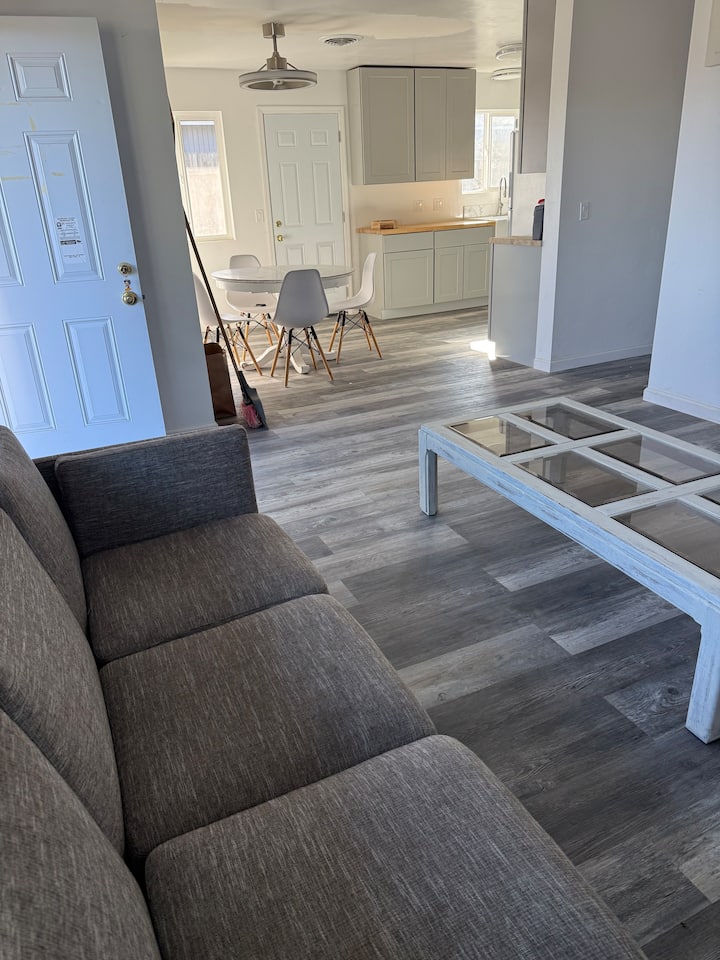 Fully Remodeled Home At The Entrance Of Willits - Willits, CA