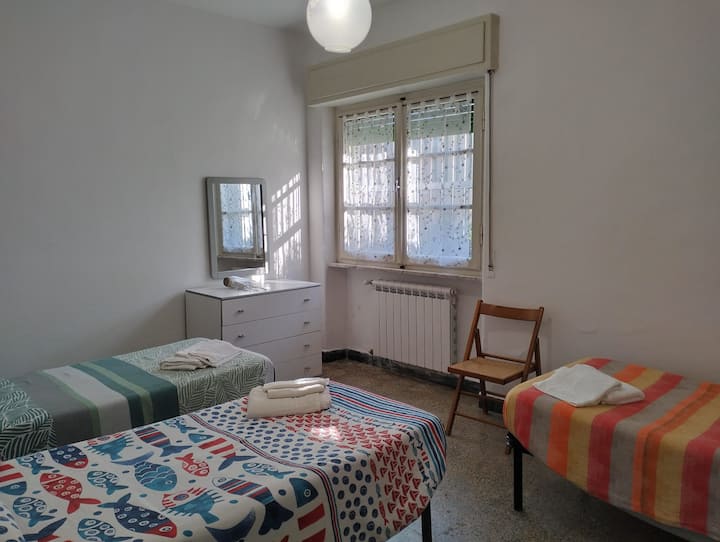 Villa Eusepia: Davanti Al Mare A Tirrenia - Livorno