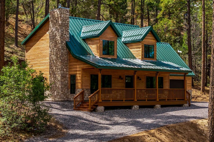 Noble Estates Cabin · Luxe Forest Escape - Alpine, AZ