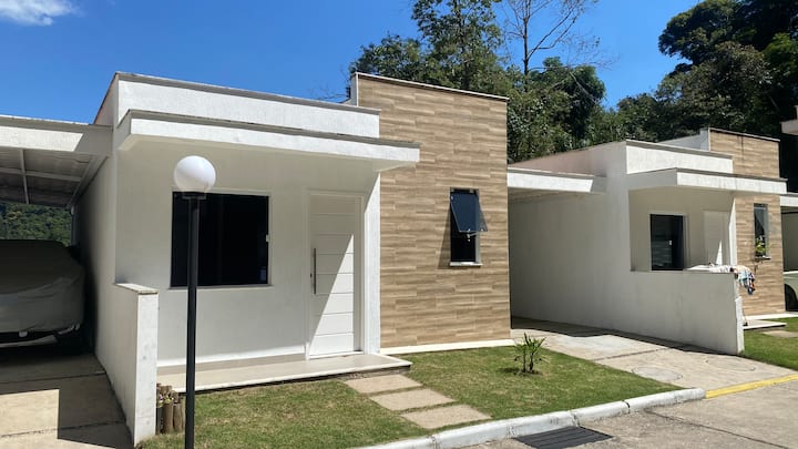 Linda Casa Próxima Ao Centro Comercial Do Meudon. - Teresópolis