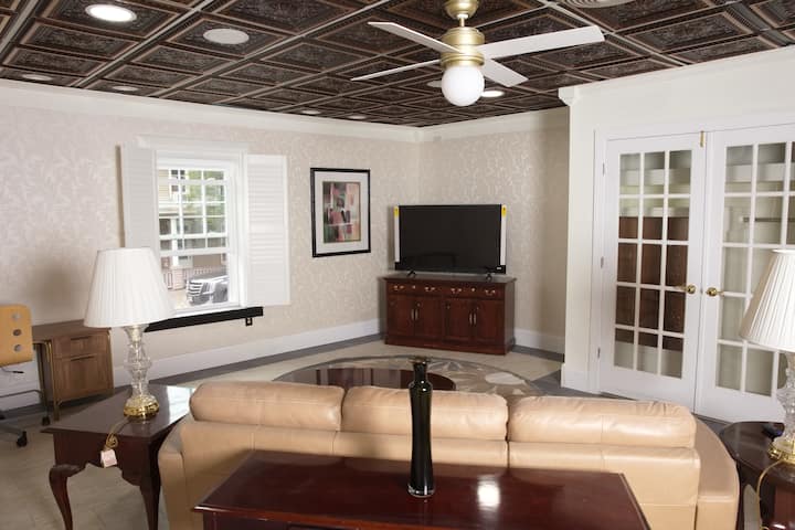 Modern, Spacious, Urban Jewel - Harrisburg, PA