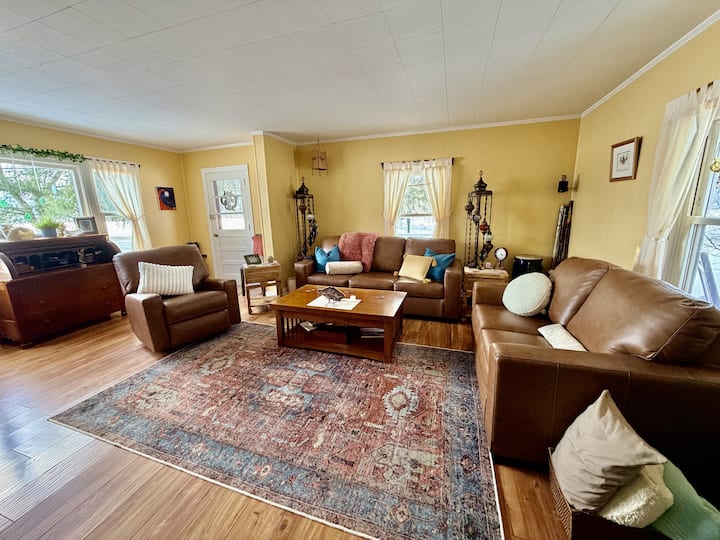 Rv Hookup | Huge Yard | Family Friendly Farmhouse - Troy, OH