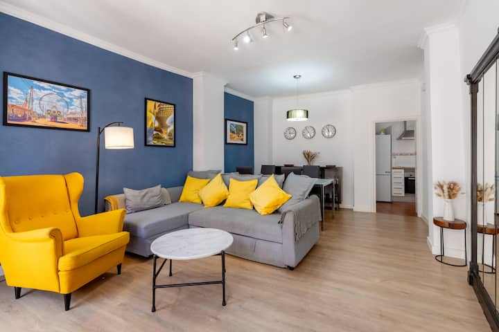 Bright, Elegant Apartment With Rooftop Terrace - Seville, Spain