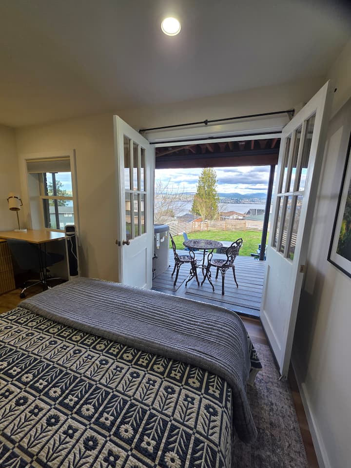 Lake Washington View Guest Suite - Seattle, WA