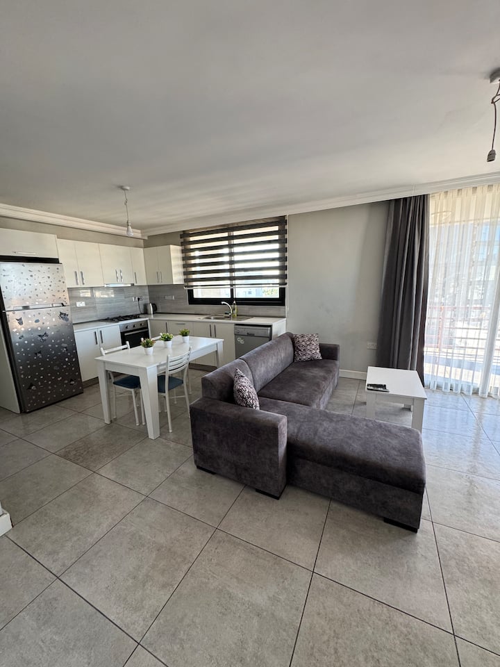 Girne Merkez 2+1 Teraslı Deniz Manzaralı Daire - Girne