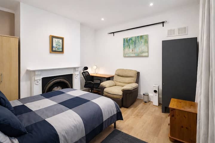 Landvue Stays, 4 Bedroom 2 Bathroom Entire Home - Colchester