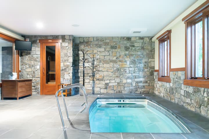 Indoor Active Pool-sauna-firepit-heated Floors - Bellevue, WA